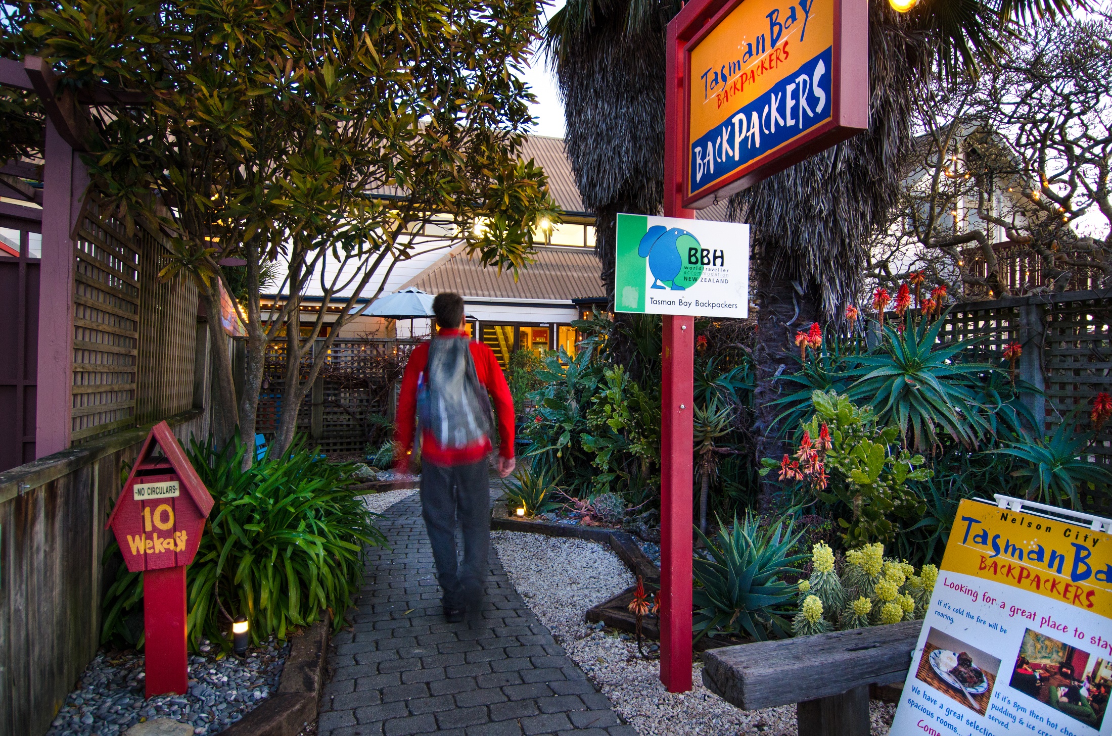 Backpacker hostel accommodation Nelson New Zealand